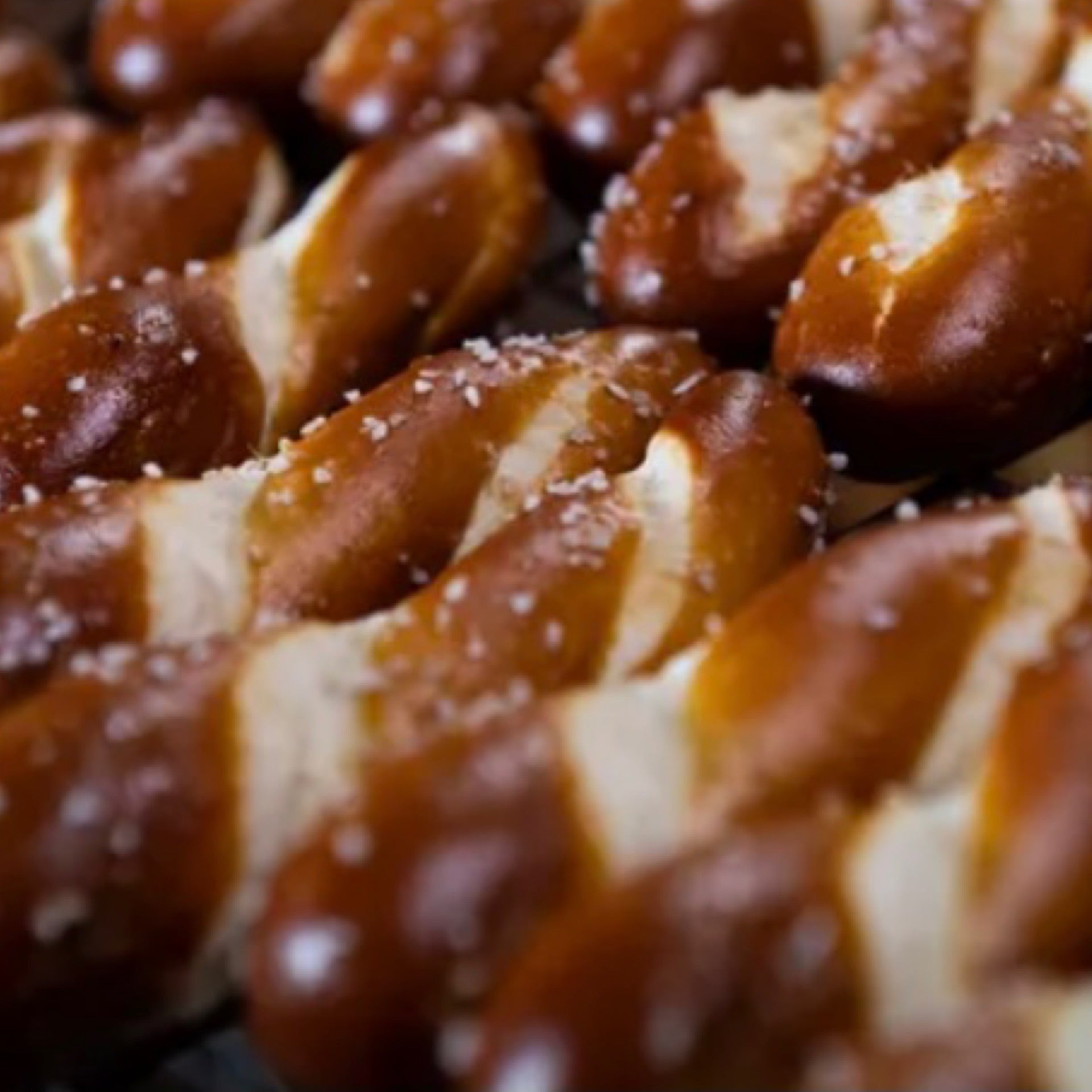 Reg. Mini Braid Party Box (25 +2 mustard dips) (Contains Gluten) | A&A ...